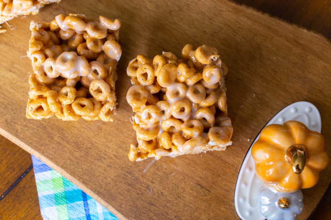 Caramel Pumpkin Spice Cheerios Bars - Peanut Blossom