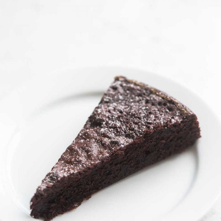 Rich and fudgy chocolate flourless torte makes the perfect party treat ...