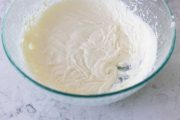 5-Minute Almond Icing
